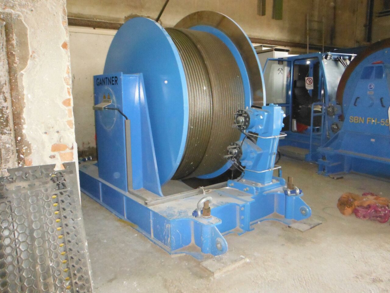 LCS – The Cable Crane Company – Platform winch for shaft construction
